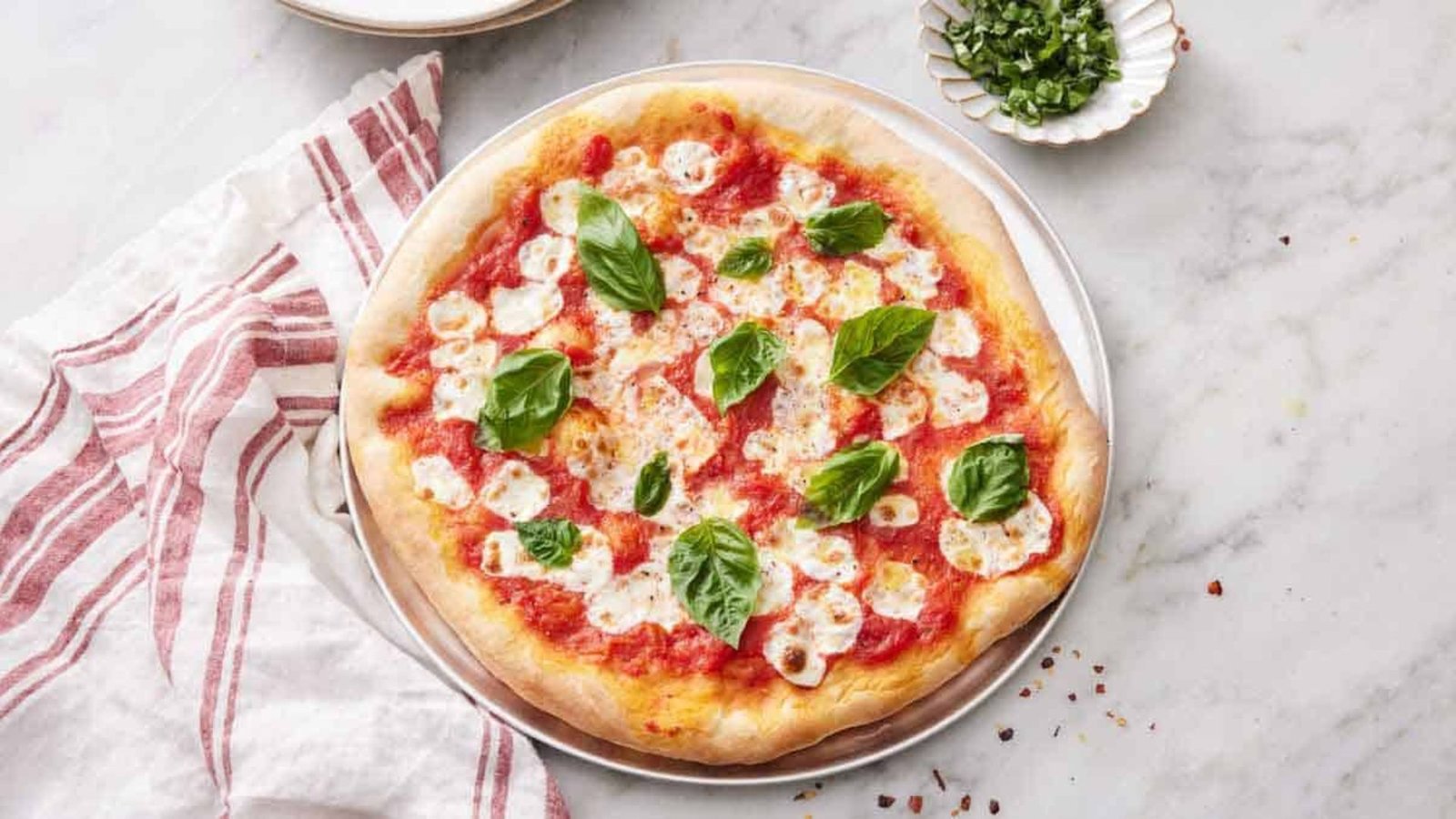 How to Garnish Italian Pizza with Fresh Basil and Olive Oil - Naples ...