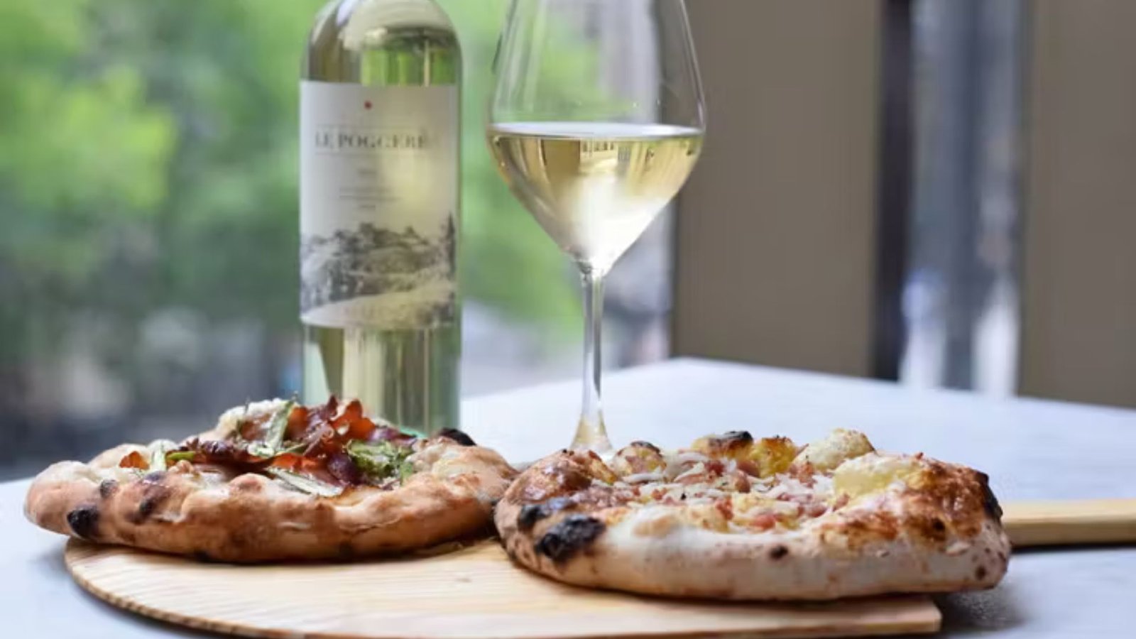 How to Pair Pizza with the Perfect Wine - Naples Pizzasw